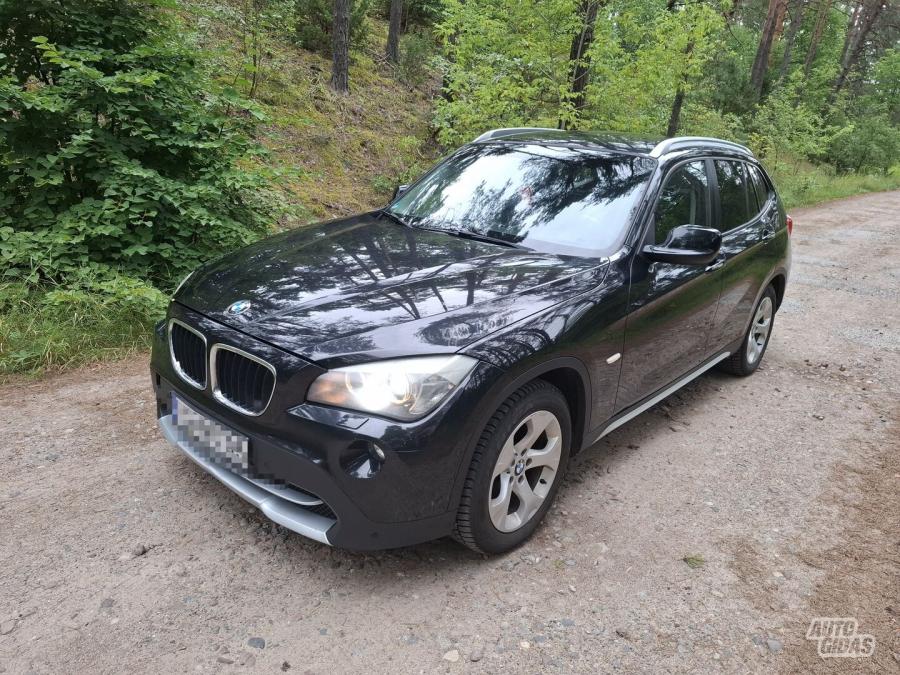Black BMW X1 2012 in Druskininkai, with an engine capacity of 2.00 L and mileage of 301 thousand km for 4350 €, photo 1 on AUTOMOTO.COM.LV
