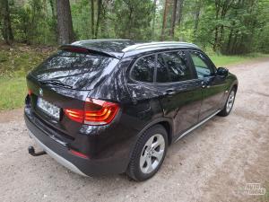 Black BMW X1 2012 in Druskininkai, with an engine capacity of 2.00 L and mileage of 301 thousand km for 4350 €, photo 4 on AUTOMOTO.COM.LV