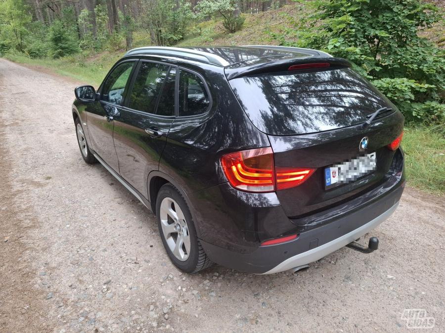 Black BMW X1 2012 in Druskininkai, with an engine capacity of 2.00 L and mileage of 301 thousand km for 4350 €, photo 5 on AUTOMOTO.COM.LV