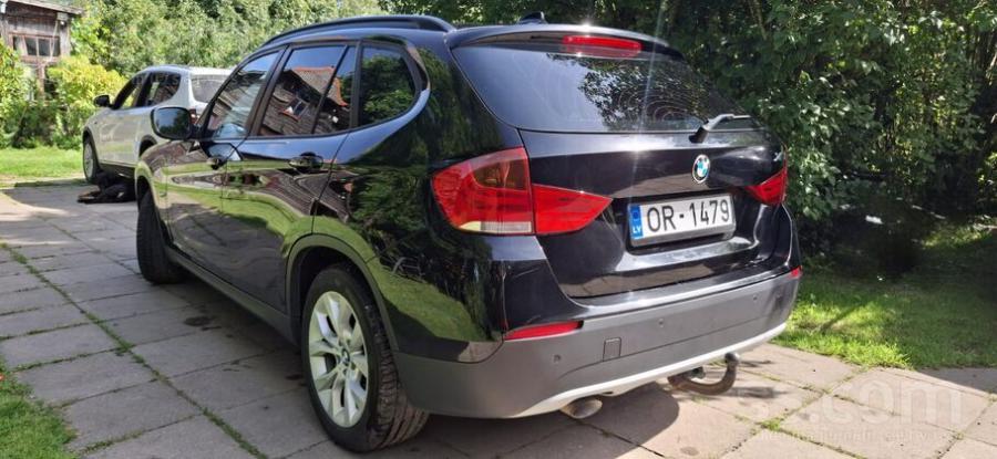 Black BMW X1 2012 in Jelgava, with an engine capacity of 2.00 L and mileage of 250 thousand km for 7500 €, photo 5 on AUTOMOTO.COM.LV