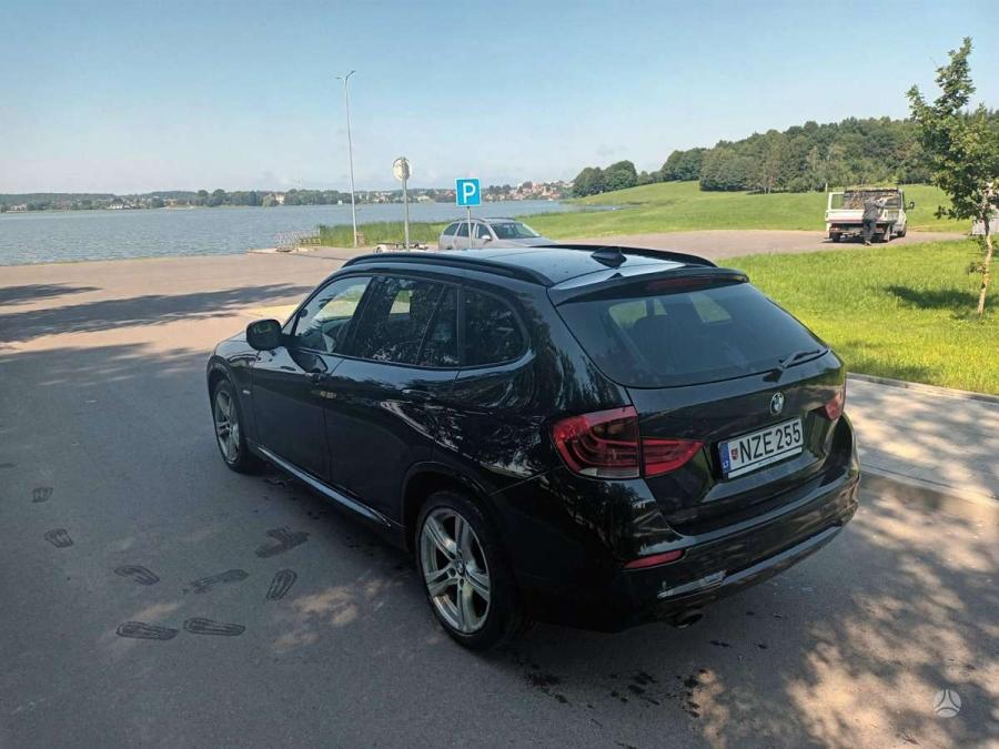Black BMW X1 2012 in Telschi, with an engine capacity of 2.00 L and mileage of 246 thousand km for 7750 €, photo 5 on AUTOMOTO.COM.LV