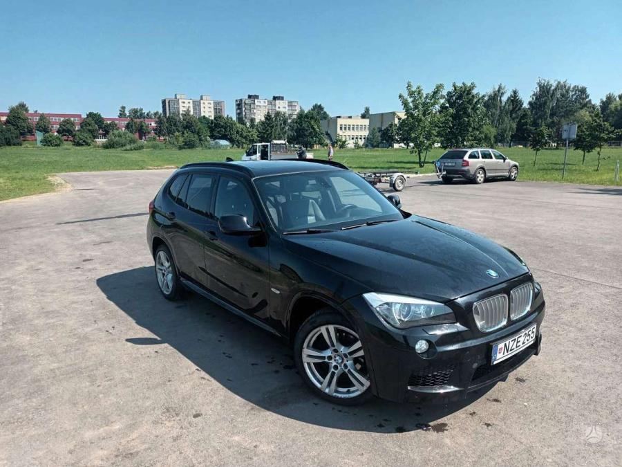 Black BMW X1 2012 in Telschi, with an engine capacity of 2.00 L and mileage of 246 thousand km for 7750 €, photo 7 on AUTOMOTO.COM.LV