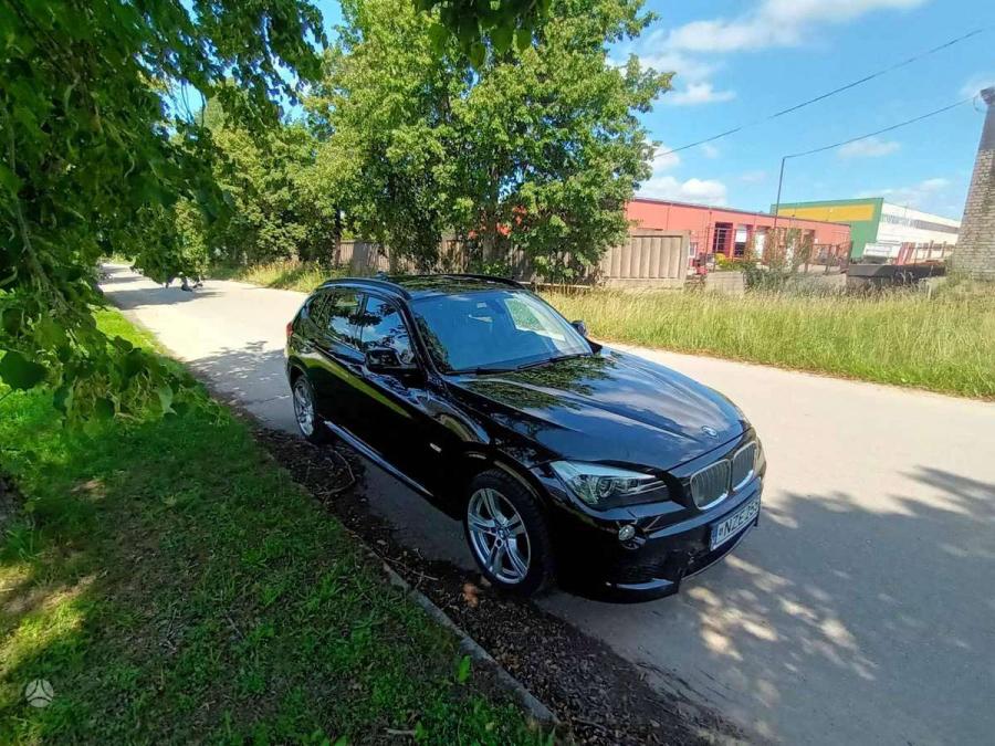 Black BMW X1 2012 in Telschi, with an engine capacity of 2.00 L and mileage of 246 thousand km for 7750 €, photo 24 on AUTOMOTO.COM.LV