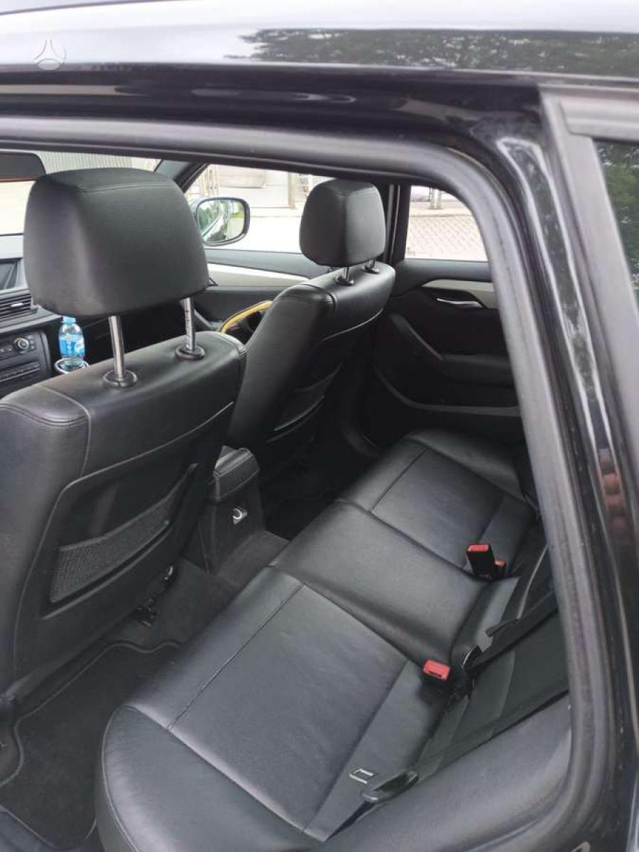 Black BMW X1 2012 in Telschi, with an engine capacity of 2.00 L and mileage of 246 thousand km for 7750 €, photo 46 on AUTOMOTO.COM.LV