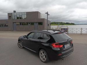Black BMW X1 2012 in Telschi, with an engine capacity of 2.00 L and mileage of 246 thousand km for 7750 €, photo 47 on AUTOMOTO.COM.LV