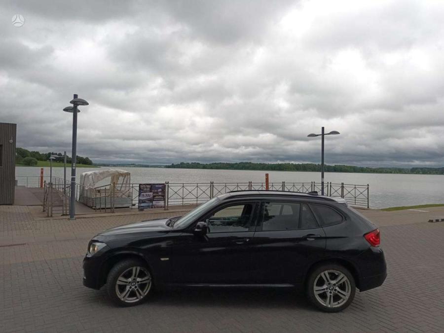 Black BMW X1 2012 in Telschi, with an engine capacity of 2.00 L and mileage of 246 thousand km for 7750 €, photo 48 on AUTOMOTO.COM.LV