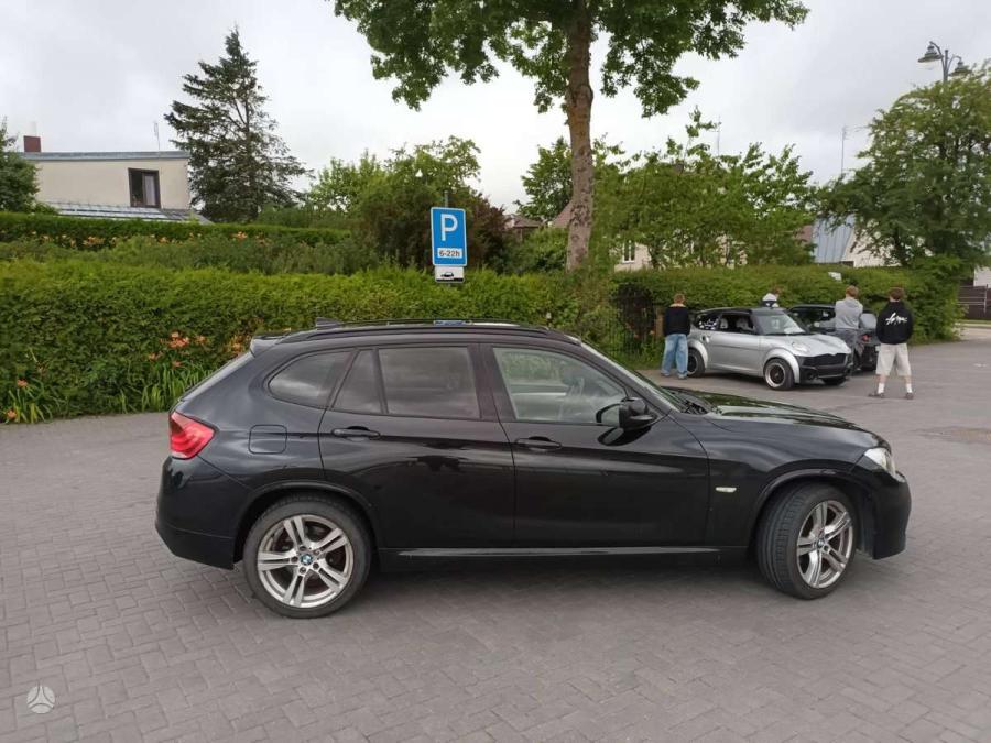 Black BMW X1 2012 in Telschi, with an engine capacity of 2.00 L and mileage of 246 thousand km for 7750 €, photo 51 on AUTOMOTO.COM.LV