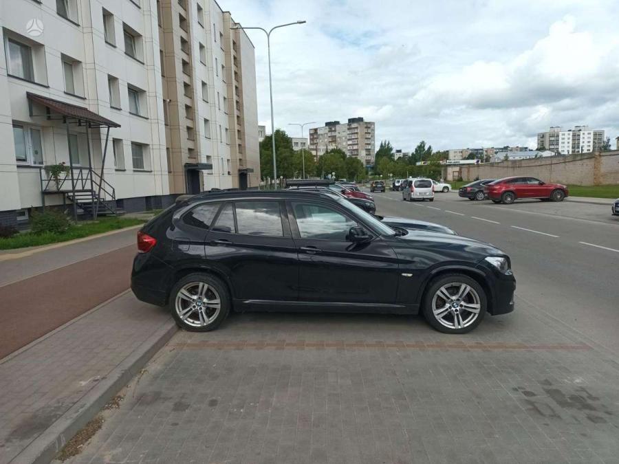 Black BMW X1 2012 in Telschi, with an engine capacity of 2.00 L and mileage of 246 thousand km for 7750 €, photo 54 on AUTOMOTO.COM.LV