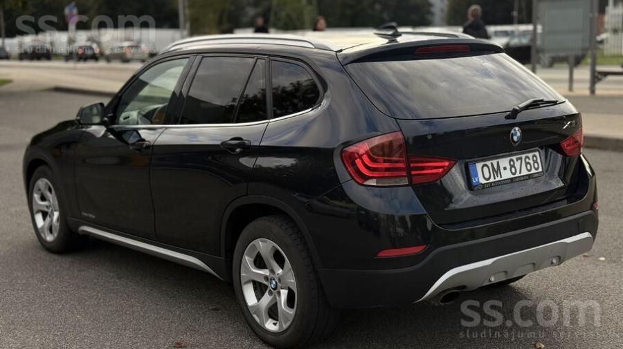 Black BMW X1 2012 in Riga, with an engine capacity of 2.00 L and mileage of 0 thousand km for 6750 €, photo 6 on AUTOMOTO.COM.LV