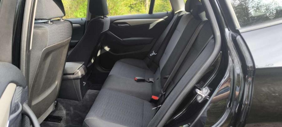 Black BMW X1 2012 in Kaunas, with an engine capacity of 2.00 L and mileage of 218 thousand km for 7300 €, photo 8 on AUTOMOTO.COM.LV