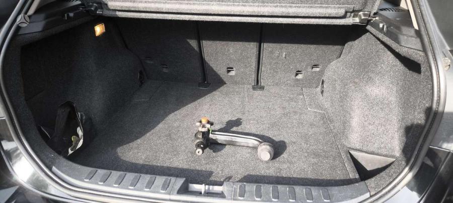 Black BMW X1 2012 in Kaunas, with an engine capacity of 2.00 L and mileage of 218 thousand km for 7300 €, photo 9 on AUTOMOTO.COM.LV
