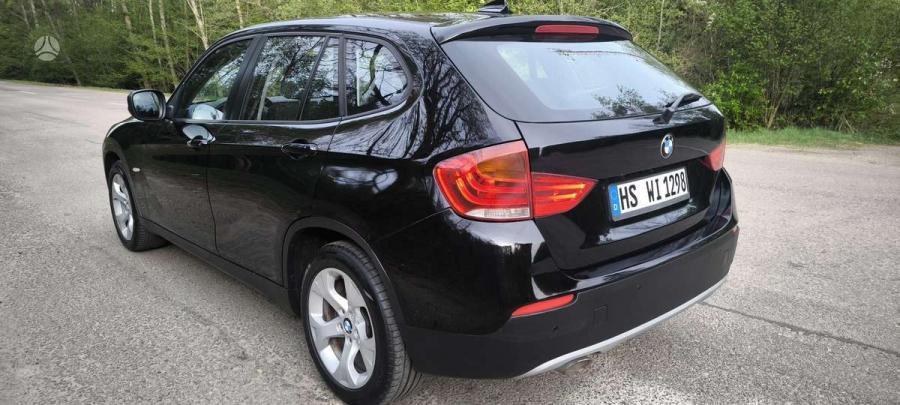 Black BMW X1 2012 in Kaunas, with an engine capacity of 2.00 L and mileage of 218 thousand km for 7300 €, photo 16 on AUTOMOTO.COM.LV