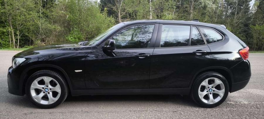 Black BMW X1 2012 in Kaunas, with an engine capacity of 2.00 L and mileage of 218 thousand km for 7300 €, photo 17 on AUTOMOTO.COM.LV