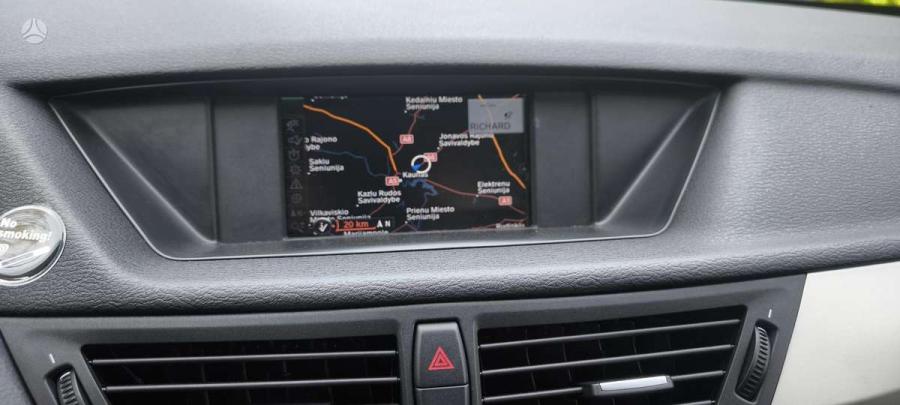 Black BMW X1 2012 in Kaunas, with an engine capacity of 2.00 L and mileage of 218 thousand km for 7300 €, photo 25 on AUTOMOTO.COM.LV