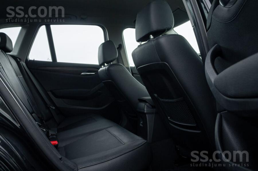 Black BMW X1 2012 in Jelgava, with an engine capacity of 2.00 L and mileage of 252 thousand km for 9200 €, photo 9 on AUTOMOTO.COM.LV