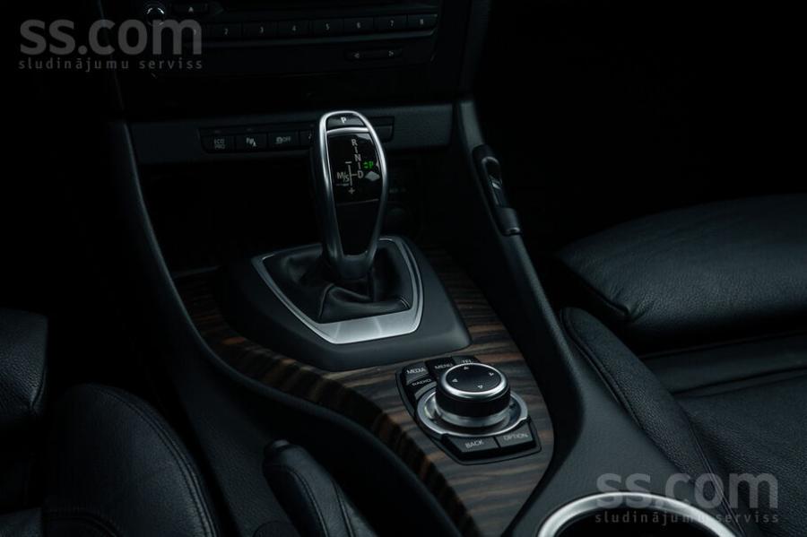 Black BMW X1 2012 in Jelgava, with an engine capacity of 2.00 L and mileage of 252 thousand km for 9200 €, photo 18 on AUTOMOTO.COM.LV