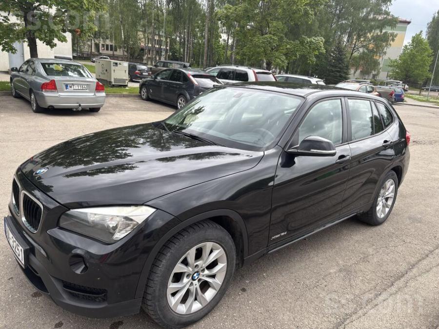 Black BMW X1 2013 in Aizkraukle, with an engine capacity of 2.00 L and mileage of 234 thousand km for 7000 €, photo 6 on AUTOMOTO.COM.LV