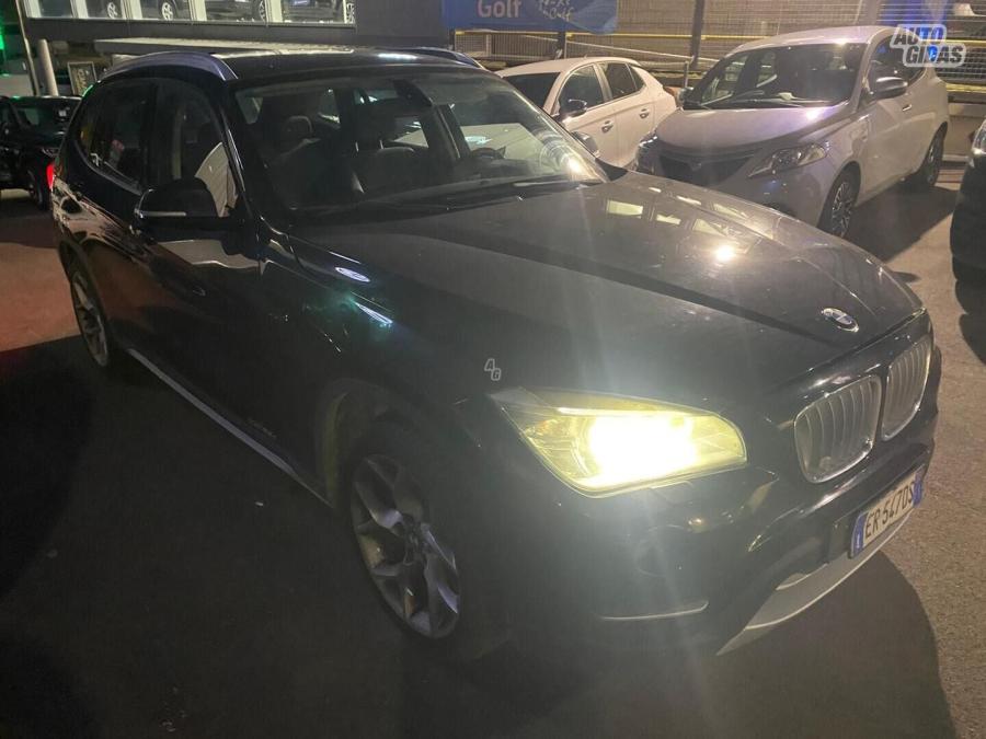 Black BMW X1 2013 in Panevezys, with an engine capacity of 2.00 L and mileage of 295 thousand km for 7199 €, photo 3 on AUTOMOTO.COM.LV
