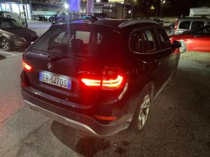 Black BMW X1 2013 in Panevezys, with an engine capacity of 2.00 L and mileage of 295 thousand km for 7199 €, photo 8 on AUTOMOTO.COM.LV