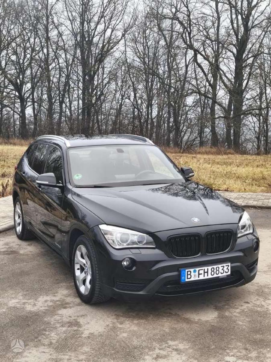 Black BMW X1 2013 in Kaunas, with an engine capacity of 2.00 L and mileage of 249 thousand km for 8250 €, photo 3 on AUTOMOTO.COM.LV