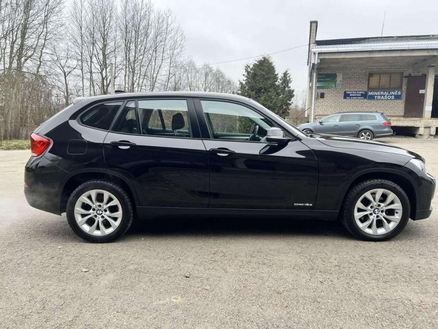 Black BMW X1 2013 in Kelme, with an engine capacity of 2.00 L and mileage of 261 thousand km for 6400 €, photo 8 on AUTOMOTO.COM.LV