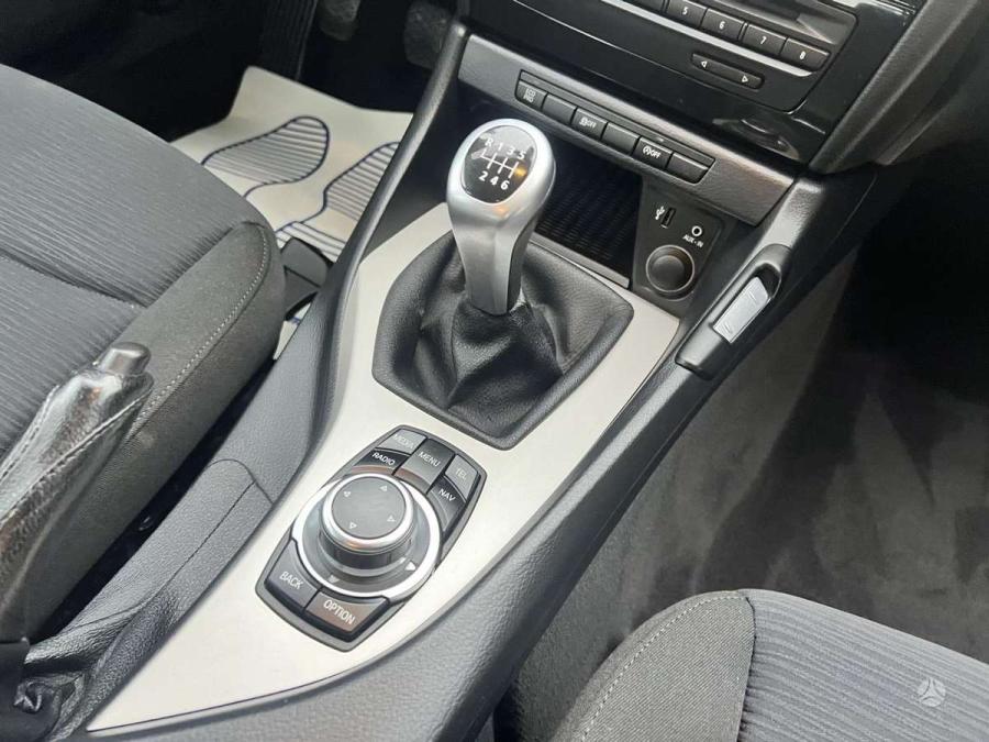Black BMW X1 2013 in Kelme, with an engine capacity of 2.00 L and mileage of 261 thousand km for 6400 €, photo 20 on AUTOMOTO.COM.LV
