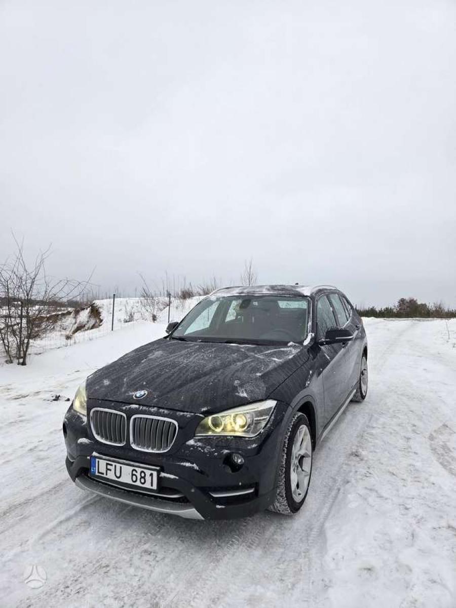 Black BMW X1 2013 in Vilnius, with an engine capacity of 2.00 L and mileage of 268 thousand km for 10500 €, photo 1 on AUTOMOTO.COM.LV