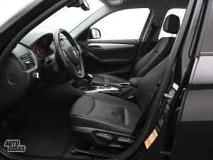 Black BMW X1 2013 in Vilnius, with an engine capacity of 2.00 L and mileage of 151 thousand km for 11699 €, photo 4 on AUTOMOTO.COM.LV