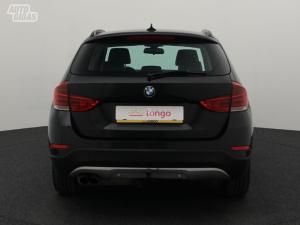 Black BMW X1 2013 in Vilnius, with an engine capacity of 2.00 L and mileage of 151 thousand km for 11699 €, photo 5 on AUTOMOTO.COM.LV