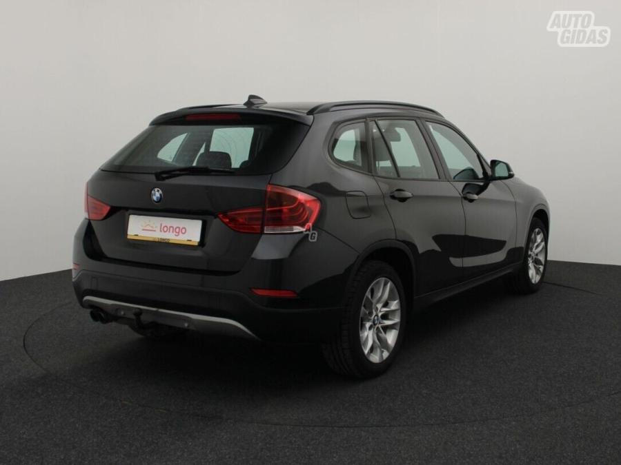 Black BMW X1 2013 in Vilnius, with an engine capacity of 2.00 L and mileage of 151 thousand km for 11699 €, photo 8 on AUTOMOTO.COM.LV