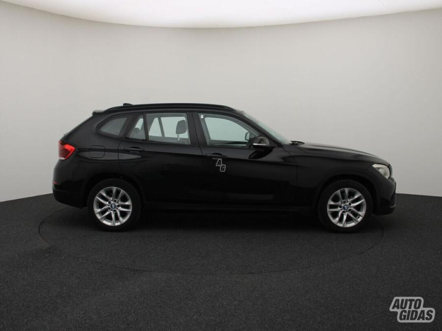 Black BMW X1 2013 in Vilnius, with an engine capacity of 2.00 L and mileage of 151 thousand km for 11699 €, photo 9 on AUTOMOTO.COM.LV