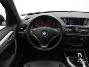 Black BMW X1 2013 in Vilnius, with an engine capacity of 2.00 L and mileage of 151 thousand km for 11699 €, photo 17 on AUTOMOTO.COM.LV
