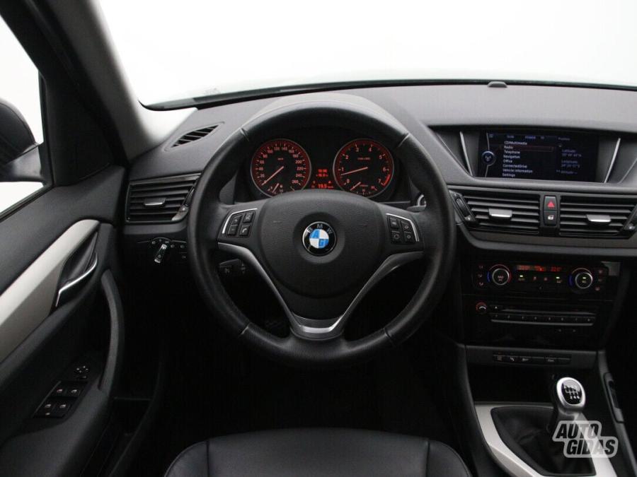 Black BMW X1 2013 in Vilnius, with an engine capacity of 2.00 L and mileage of 151 thousand km for 11699 €, photo 17 on AUTOMOTO.COM.LV