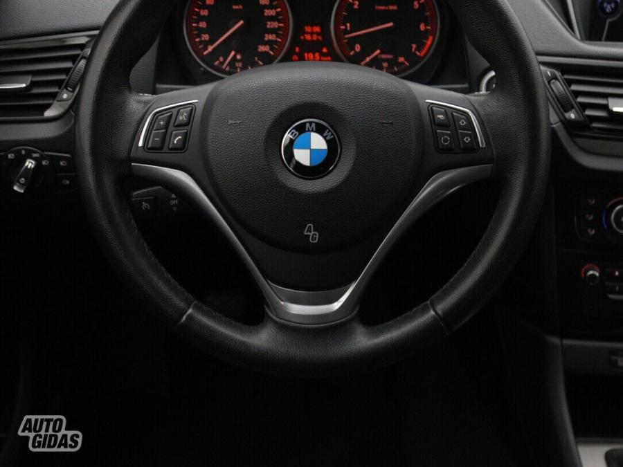 Black BMW X1 2013 in Vilnius, with an engine capacity of 2.00 L and mileage of 151 thousand km for 11699 €, photo 18 on AUTOMOTO.COM.LV