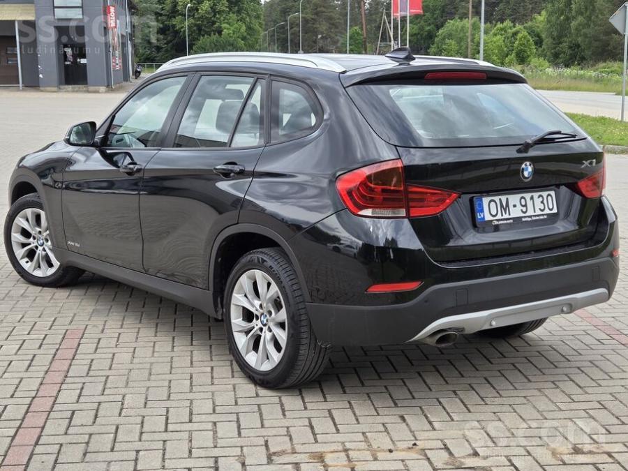 Black BMW X1 2013 in Kuldiga, with an engine capacity of 2.00 L and mileage of 257 thousand km for 7300 €, photo 5 on AUTOMOTO.COM.LV