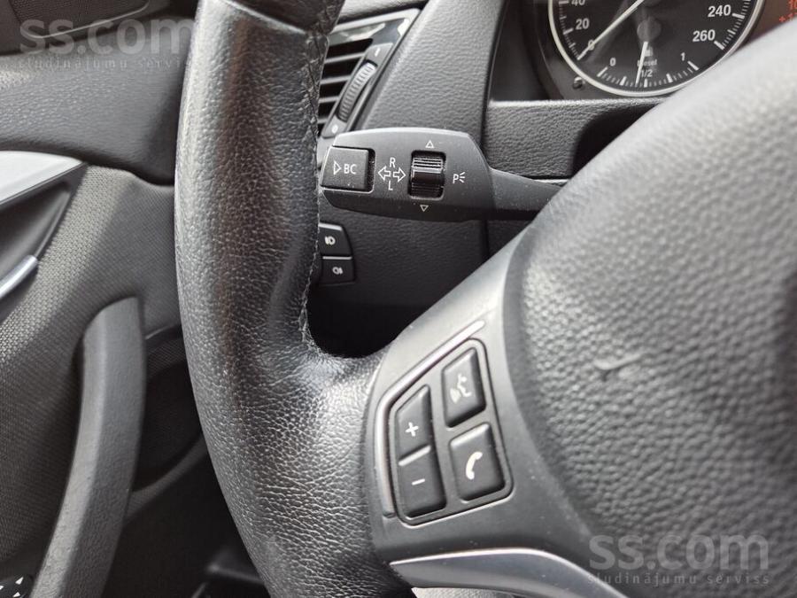 Black BMW X1 2013 in Kuldiga, with an engine capacity of 2.00 L and mileage of 257 thousand km for 7300 €, photo 15 on AUTOMOTO.COM.LV