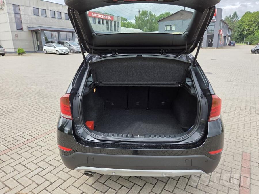Black BMW X1 2013 in Kuldiga, with an engine capacity of 2.00 L and mileage of 257 thousand km for 7300 €, photo 17 on AUTOMOTO.COM.LV