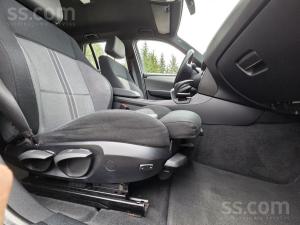 Black BMW X1 2013 in Kuldiga, with an engine capacity of 2.00 L and mileage of 257 thousand km for 7300 €, photo 19 on AUTOMOTO.COM.LV