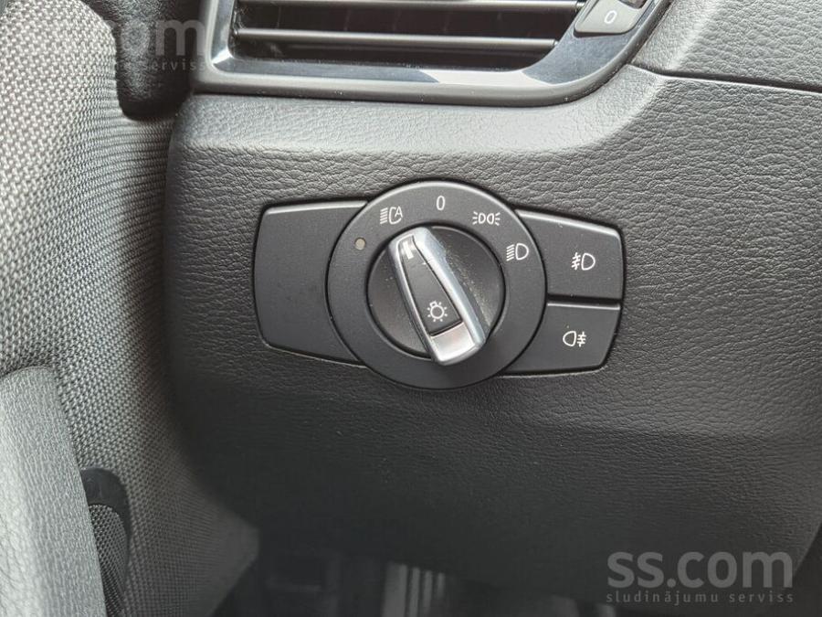 Black BMW X1 2013 in Kuldiga, with an engine capacity of 2.00 L and mileage of 257 thousand km for 7300 €, photo 21 on AUTOMOTO.COM.LV