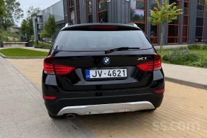 Black BMW X1 2013 in Riga, with an engine capacity of 1.90 L and mileage of 75 thousand km for 15000 €, photo 7 on AUTOMOTO.COM.LV