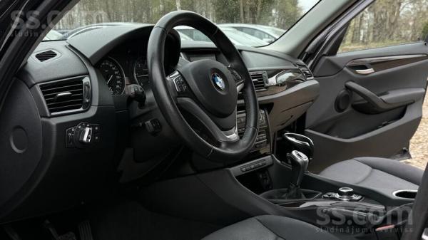 Melns BMW X1 2013 Jelgava, ar dzinēja tilpumu 2.00 L un nobraukumu 335 tūkst. km par 6990 €, foto 7 vietnē AUTOMOTO.COM.LV