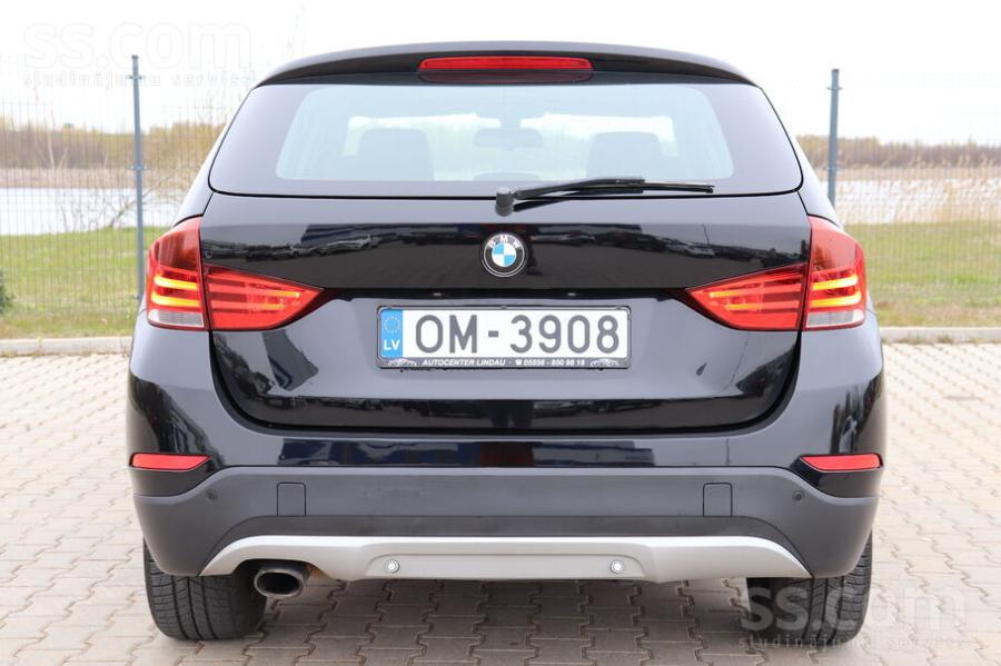 Melns BMW X1 2013 Rīga, ar dzinēja tilpumu 2.00 L un nobraukumu 213 tūkst. km par 7450 €, foto 10 vietnē AUTOMOTO.COM.LV