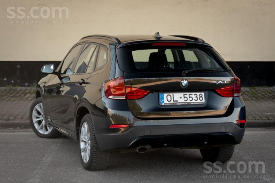 Black BMW X1 2013 in Talsi, with an engine capacity of 2.00 L and mileage of 148 thousand km for 11950 €, photo 5 on AUTOMOTO.COM.LV