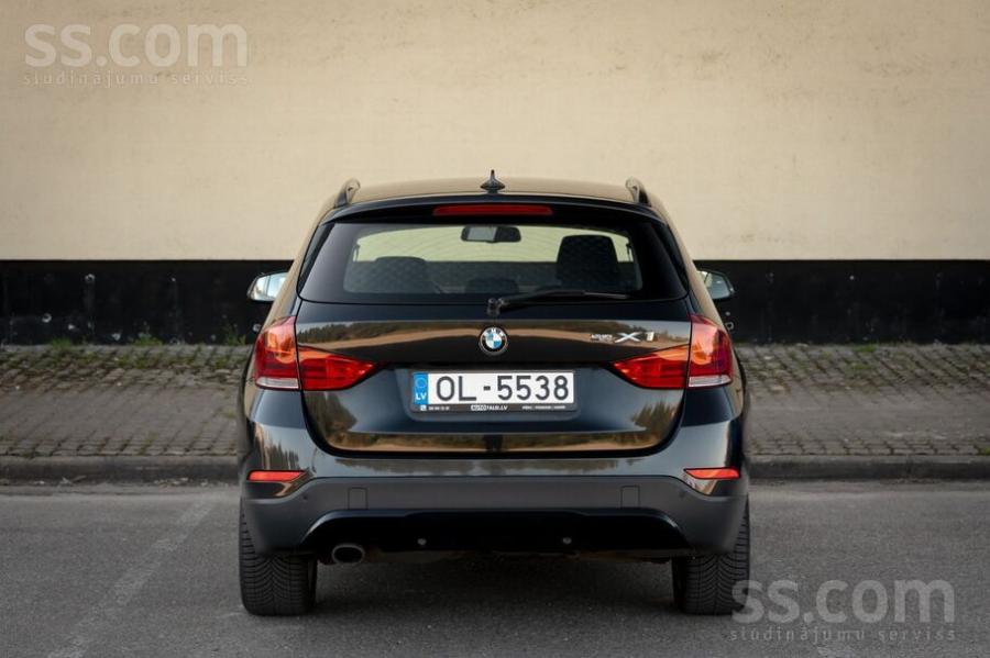 Black BMW X1 2013 in Talsi, with an engine capacity of 2.00 L and mileage of 148 thousand km for 11950 €, photo 6 on AUTOMOTO.COM.LV