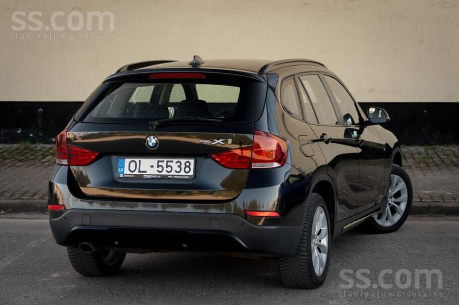 Black BMW X1 2013 in Talsi, with an engine capacity of 2.00 L and mileage of 148 thousand km for 11950 €, photo 8 on AUTOMOTO.COM.LV