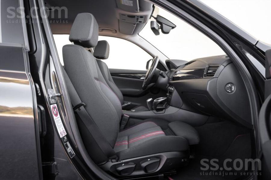 Black BMW X1 2013 in Talsi, with an engine capacity of 2.00 L and mileage of 148 thousand km for 11950 €, photo 13 on AUTOMOTO.COM.LV