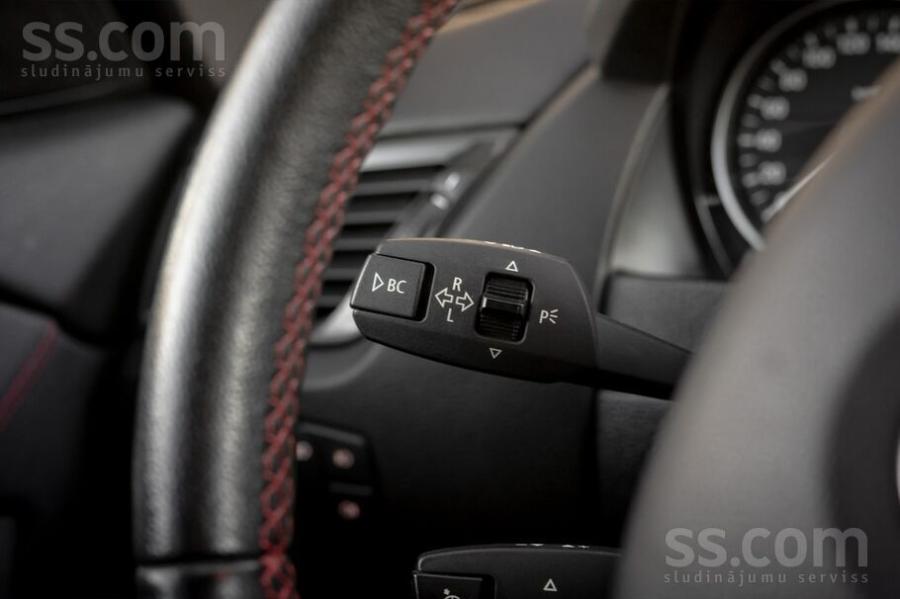 Black BMW X1 2013 in Talsi, with an engine capacity of 2.00 L and mileage of 148 thousand km for 11950 €, photo 16 on AUTOMOTO.COM.LV