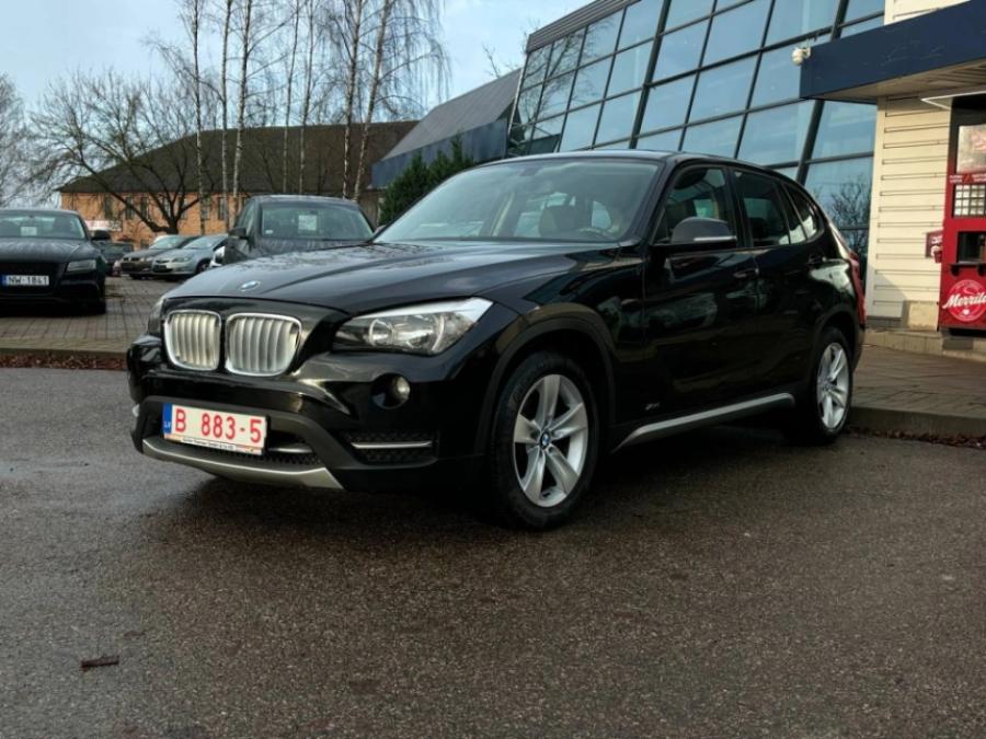 Black BMW X1 2013 in Riga, with an engine capacity of 2.00 L and mileage of 181 thousand km for 9499 €, photo 1 on AUTOMOTO.COM.LV