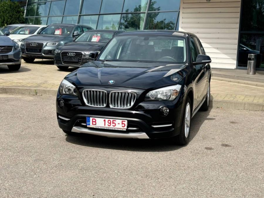 Black BMW X1 2013 in Riga, with an engine capacity of 2.00 L and mileage of 181 thousand km for 9499 €, photo 3 on AUTOMOTO.COM.LV