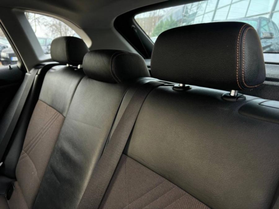 Black BMW X1 2013 in Riga, with an engine capacity of 2.00 L and mileage of 181 thousand km for 9499 €, photo 19 on AUTOMOTO.COM.LV